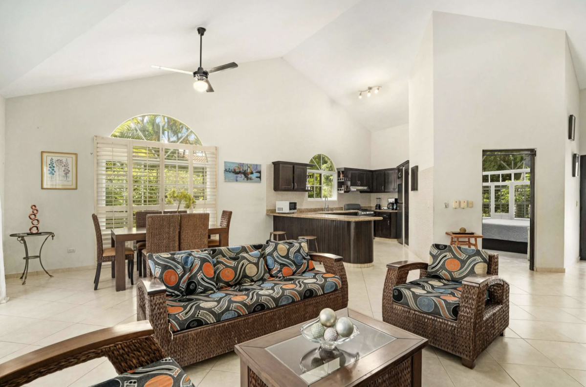 Spacious 4-Bedroom Villa with Private Pool and Tropical Garden - Go ...